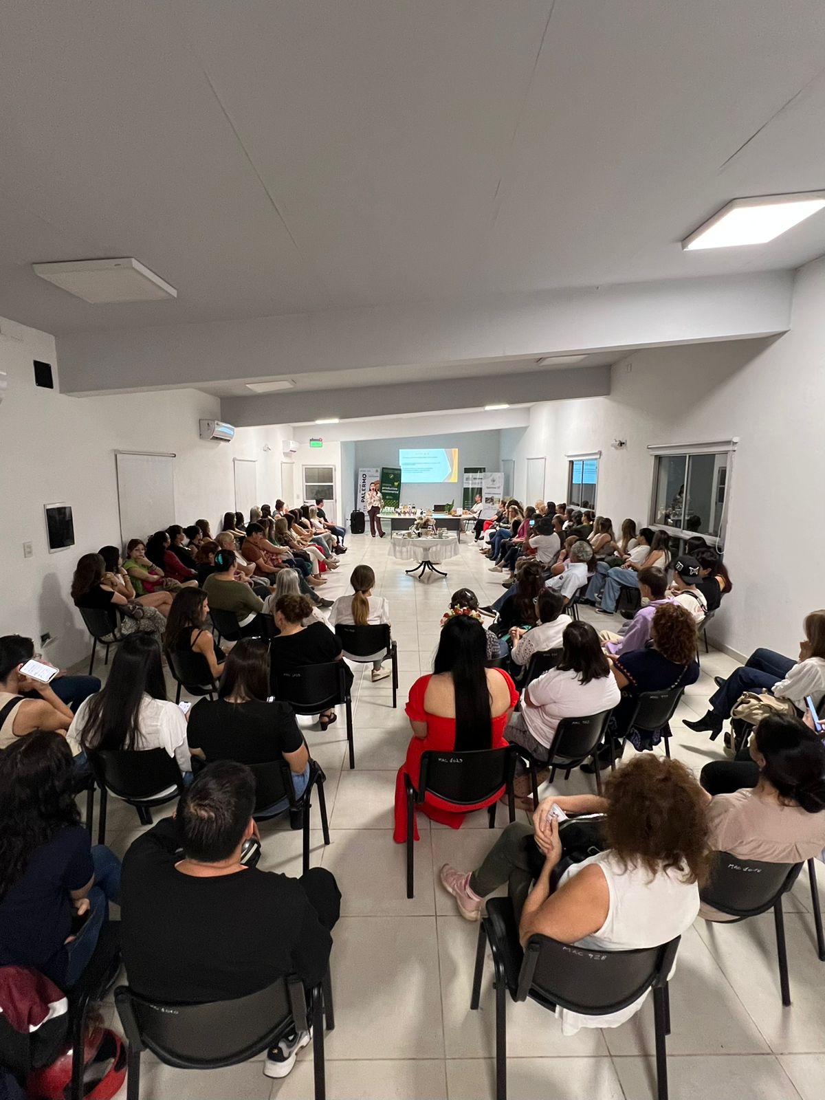 Variedades, propiedades y nuevas tendencias para la ceremonia del té en un taller para ...